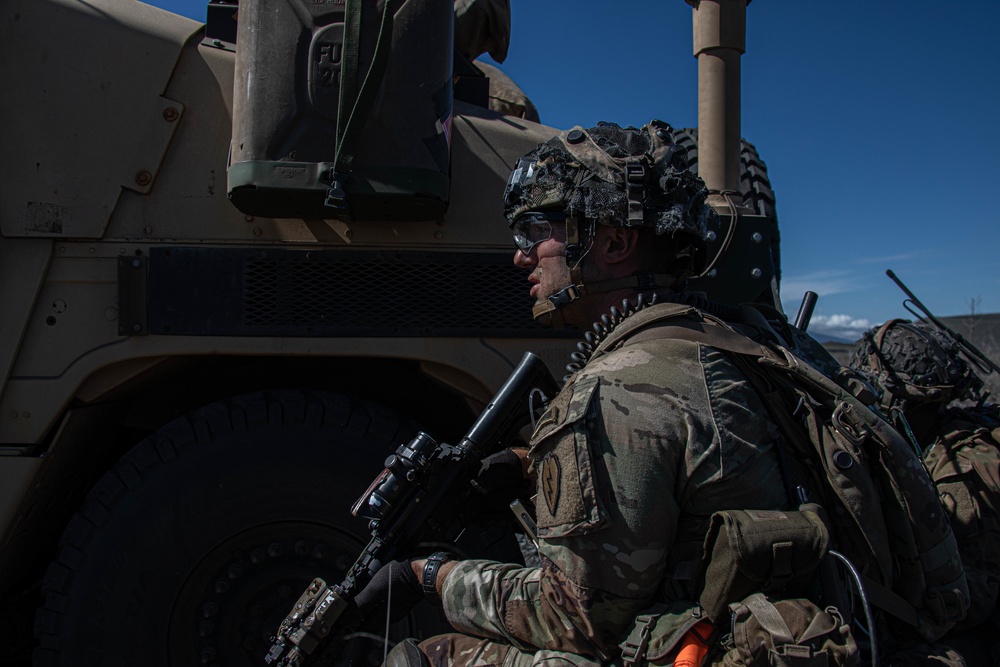 DVIDS - Images - JPMRC 23-01 - 1-21 Inf. Reg. Compound Assault [Image ...