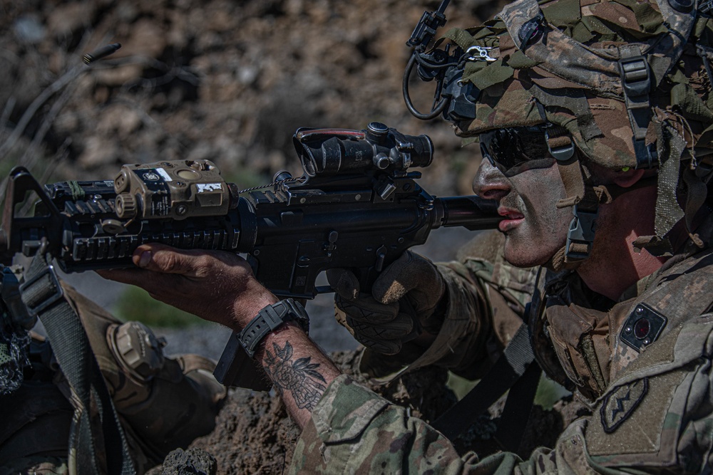 DVIDS - Images - JPMRC 23-01 - 1-21 Inf. Reg. Compound Assault [Image ...