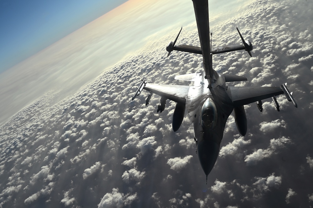 DVIDS - Images - F-16s conduct patrols in support of Operation Inherent ...