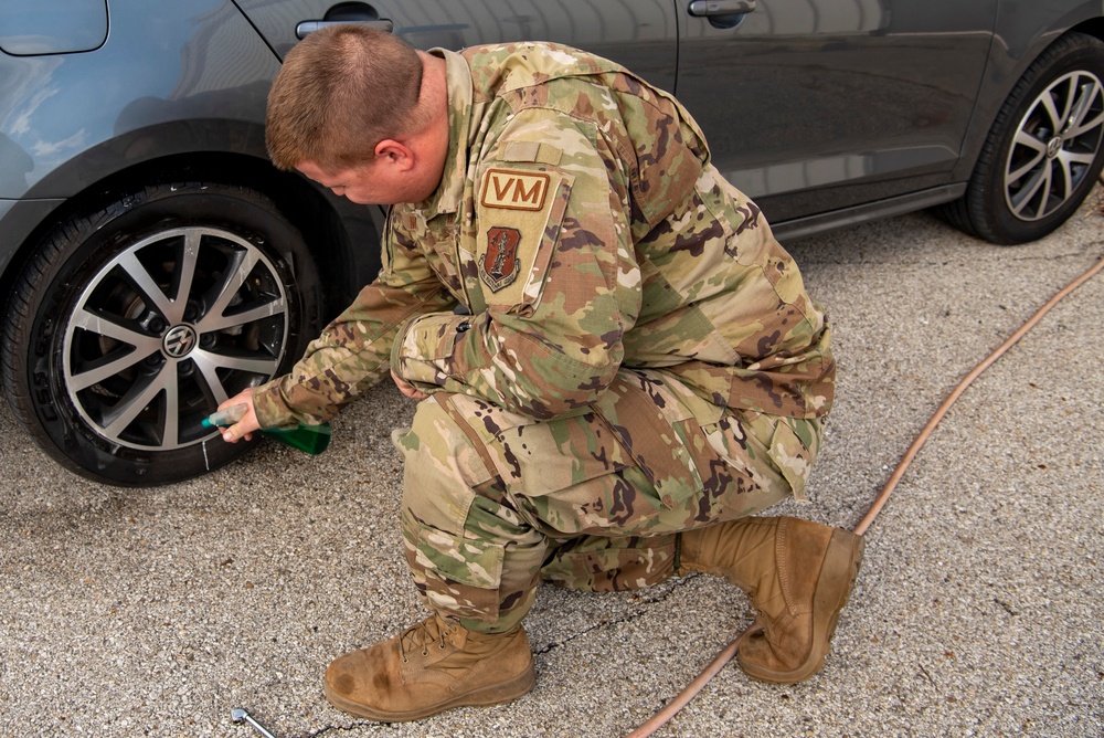 DVIDS - Images - VM conducts winter vehicle safety workshop [Image 3 of 5]