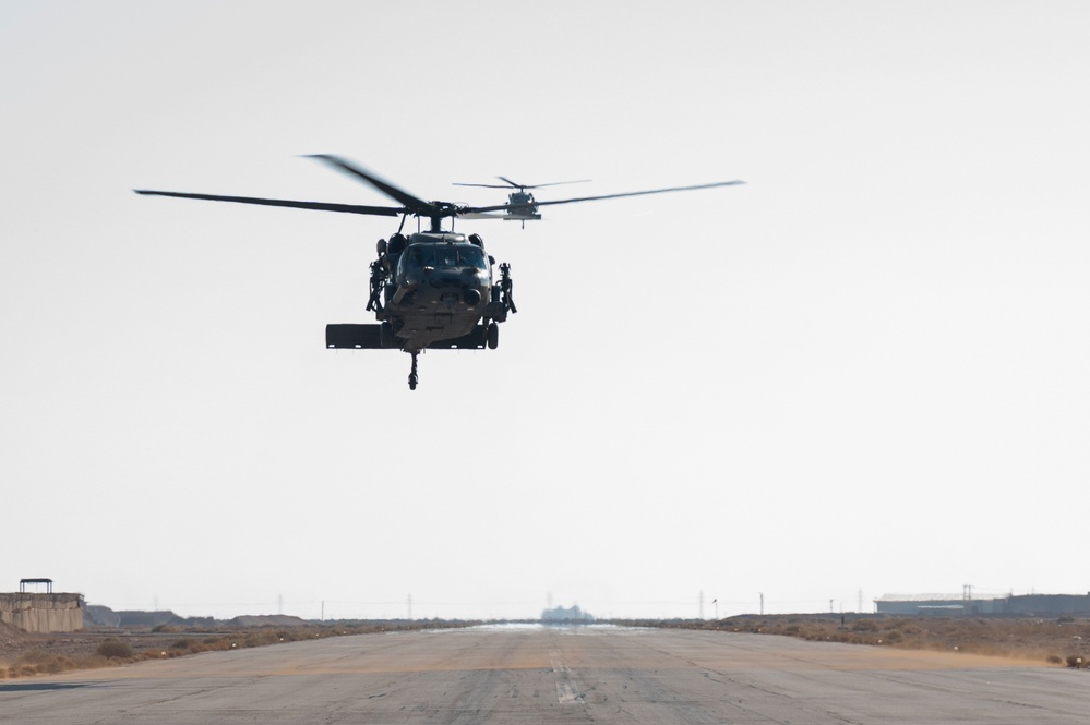 DVIDS - Images - 26th ERQS Executes Refueling and PJ Jumps [Image 3 of 16]