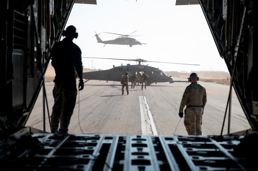 DVIDS - Images - 26th ERQS Executes Refueling and PJ Jumps [Image 4 of 16]