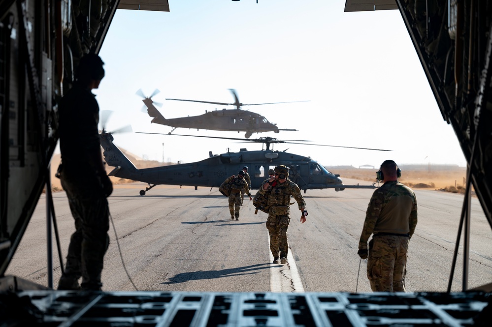 DVIDS - Images - 26th ERQS Executes Refueling and PJ Jumps [Image 5 of 16]