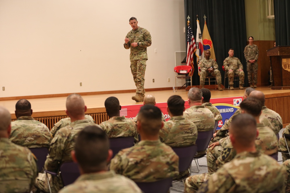 DVIDS - Images - 19th Expeditionary Sustainment Command Senior Gunner ...