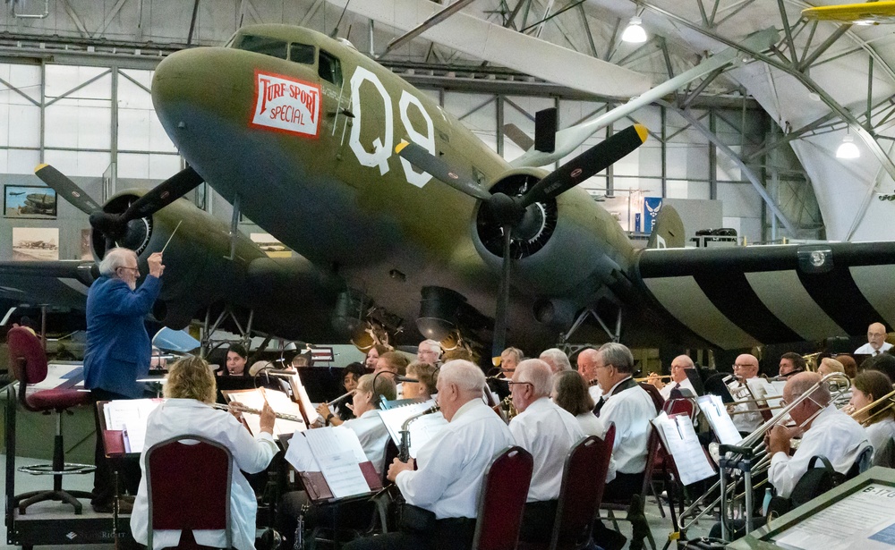 DVIDS - Images - AMC Museum hosts Veterans Day musical event [Image 7 of 7]
