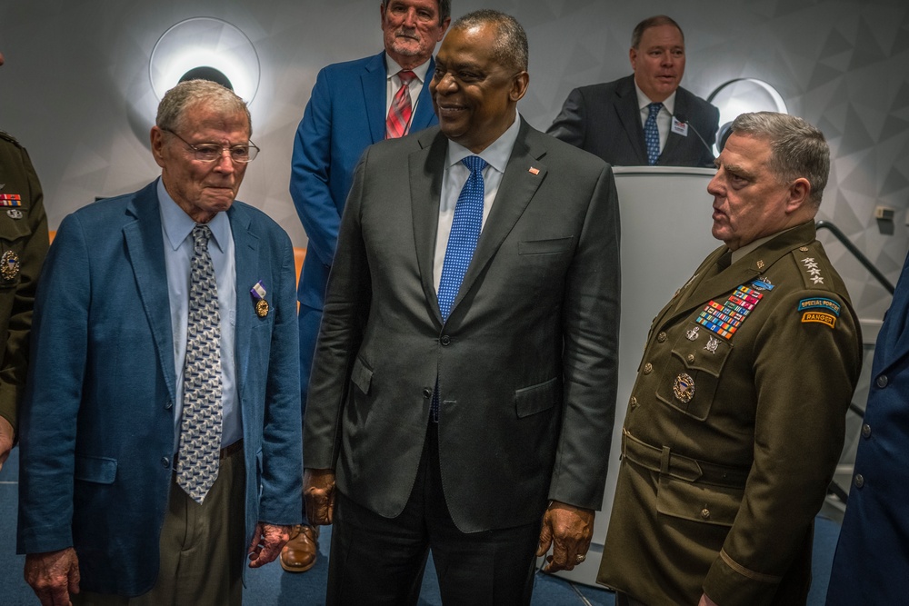 DVIDS - Images - 15 NOV 22 | SECDEF Present Sen. Jim Inhofe with the ...