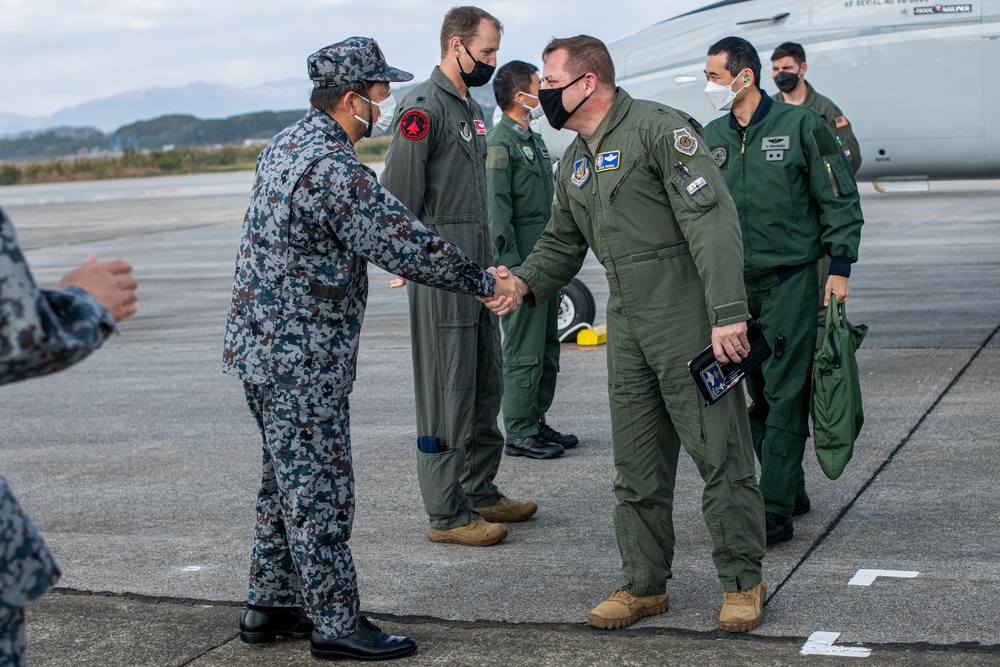 DVIDS - Images - 5th AF DCOM visits Tsuiki Air Base ATR [Image 3 of 7]