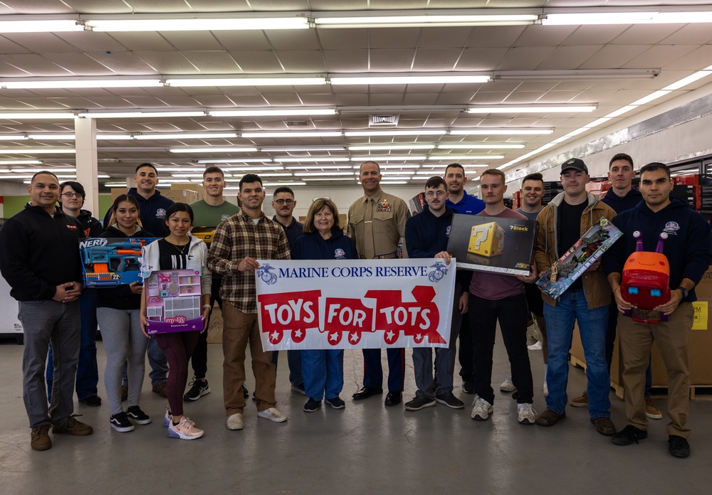 DVIDS - Images - U.S. Marines Volunteer during Toys for Tots Event 2022 ...