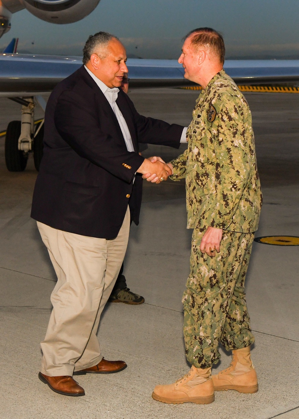 DVIDS - Images - Secretary of the Navy visits NAVEUR-NAVAF/SIXHFLT ...
