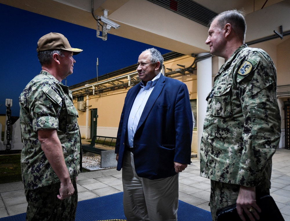 DVIDS - Images - Secretary of the Navy visits NAVEUR-NAVAF/SIXHFLT ...