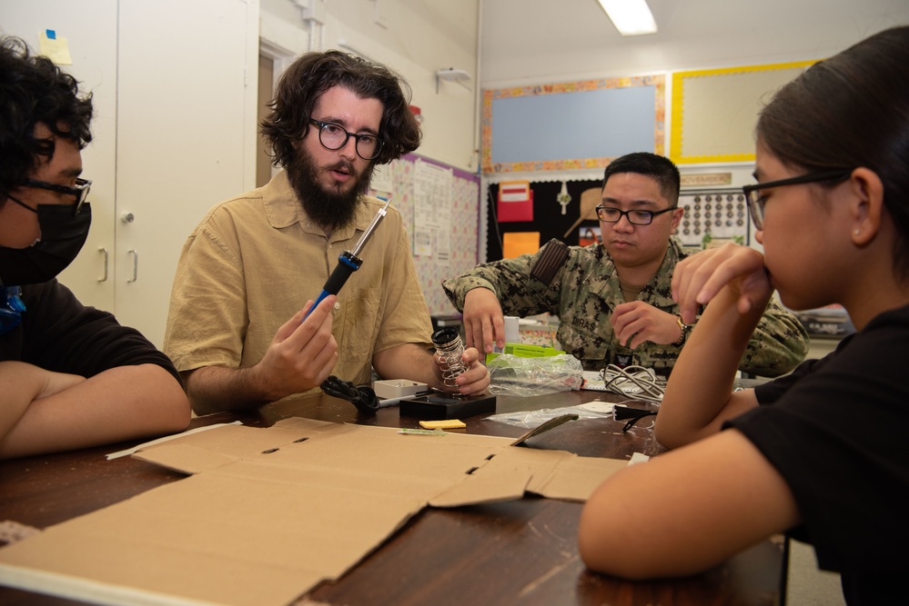 DVIDS - Images - COMPACFLT Sailors Mentor Students at Middle School ...