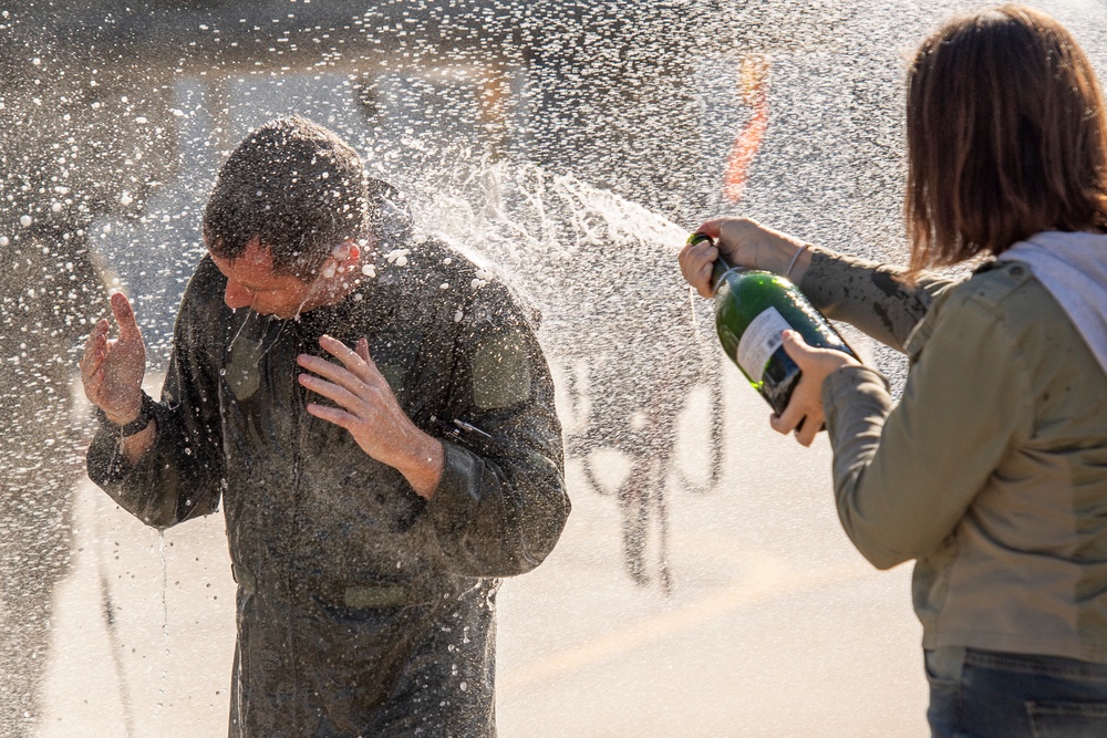 DVIDS - Images - Col. McGarry Fini Flight [Image 6 of 6]