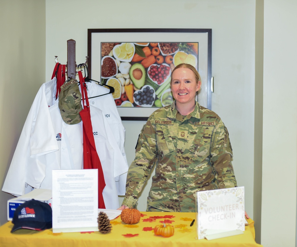 DVIDS - Images - 4th Fighter Wing leadership serves Thanksgiving dinner ...