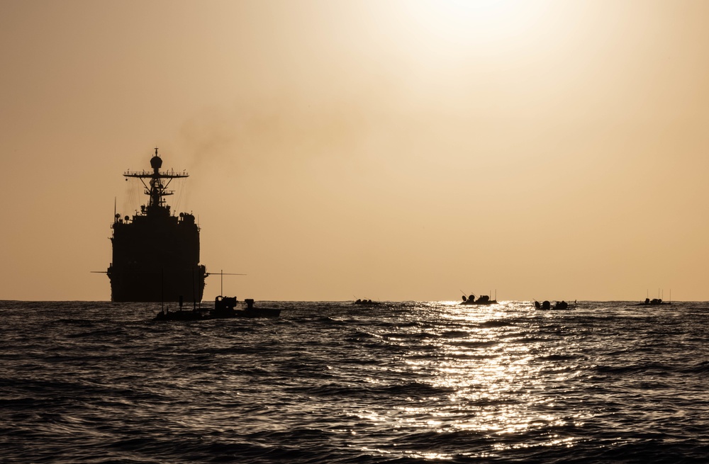 DVIDS - Images - Marines practice ship-to-shore movement during Steel ...