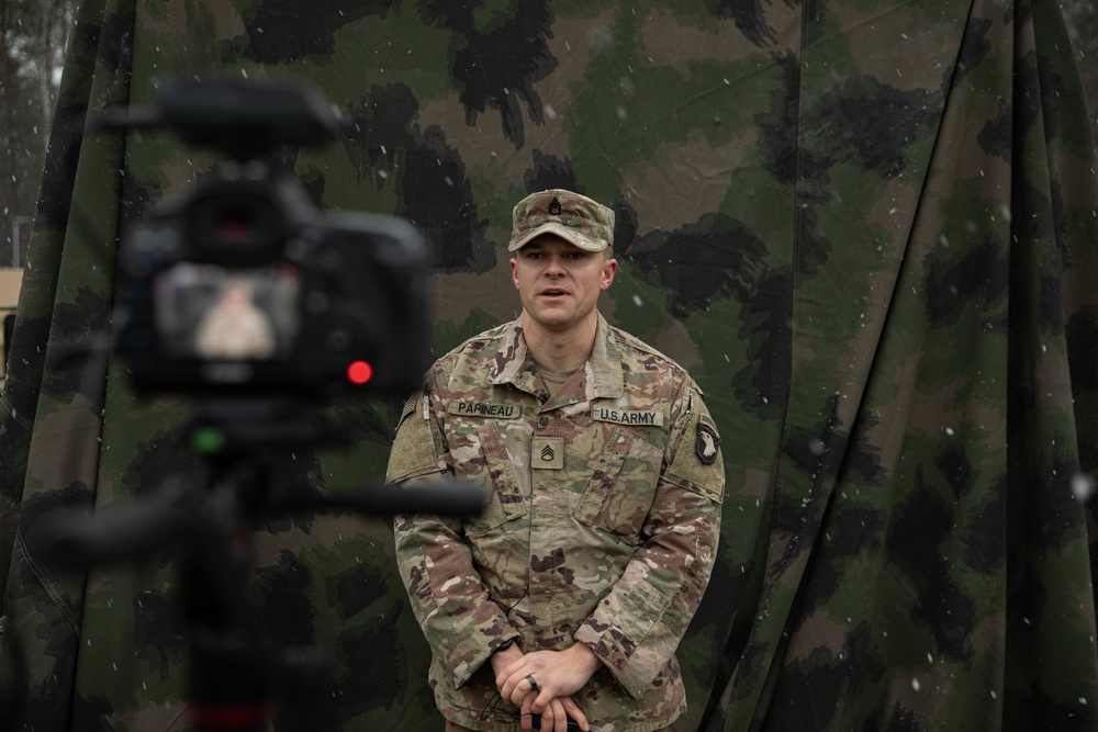 DVIDS - Images - 2BCT Soldiers conduct interviews [Image 3 of 5]