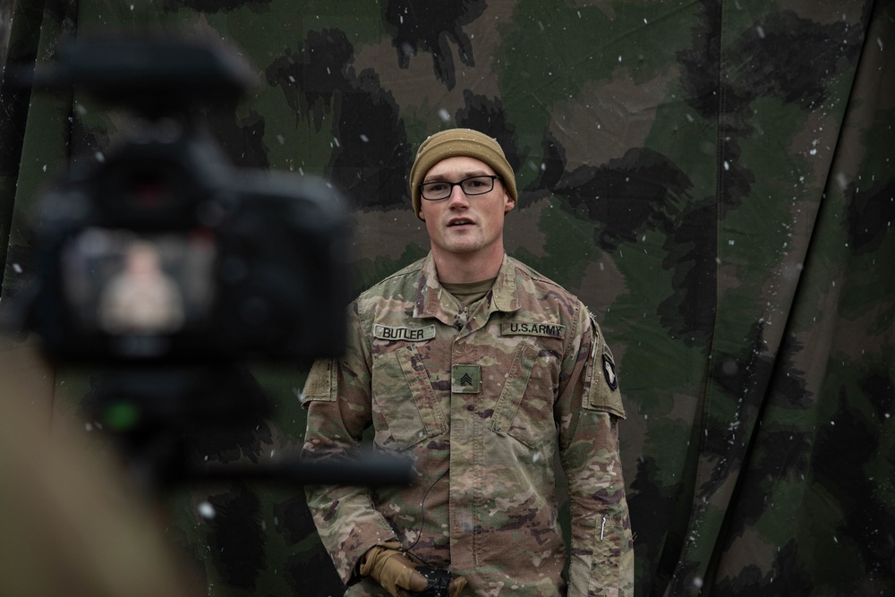 DVIDS - Images - 2BCT Soldiers conduct interviews [Image 4 of 5]