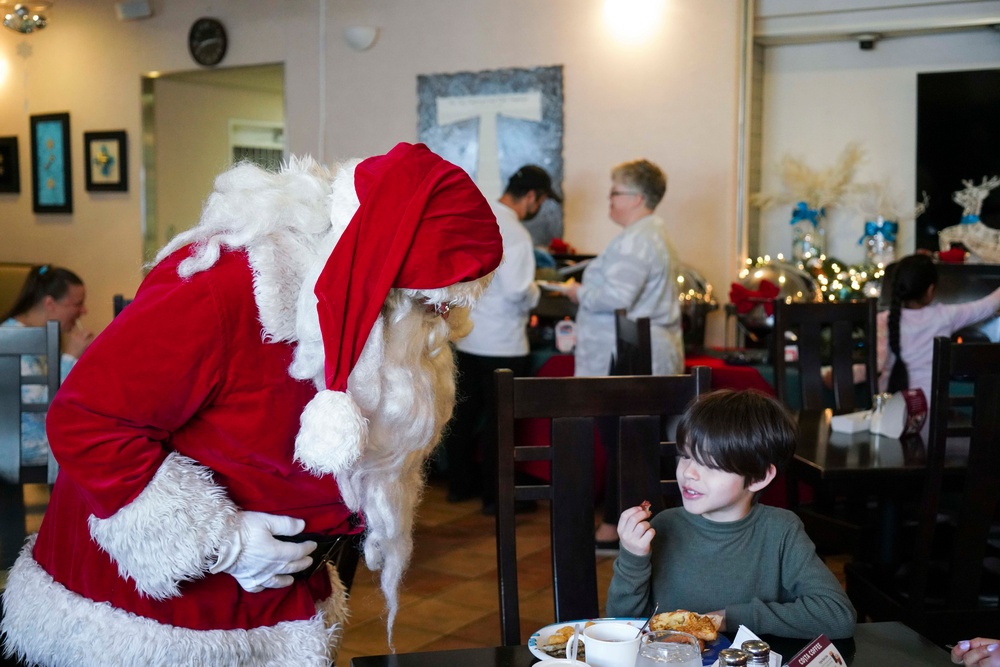 DVIDS - Images - CFAY MWR Hosts Breakfast with Santa Event [Image 5 of 10]