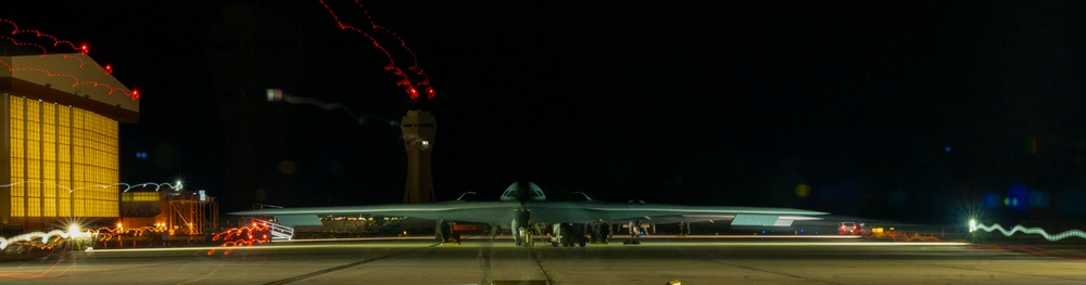 DVIDS - Images - 15th AS connects with 509th BW for first C-17, B-2 ...