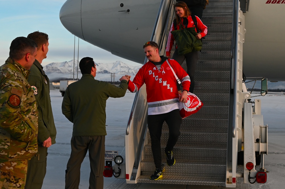 DVIDS - Images - Airmen Return Home [Image 1 of 3]