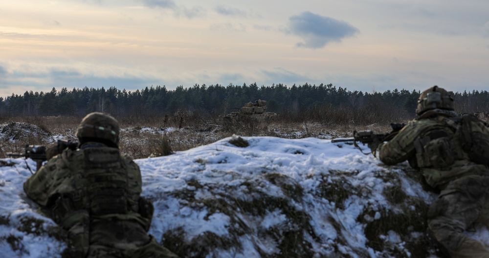 DVIDS - Images - 3-8 CAV Chaos Company Attacks Winter [Image 5 of 8]