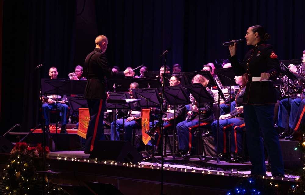 DVIDS - Images - 2nd MAW Band 2022 Christmas Concert [Image 5 of 9]