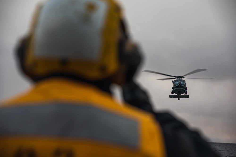 DVIDS - Images - USS Paul Ignatius (DDG 117) Conducts Flight Ops with ...