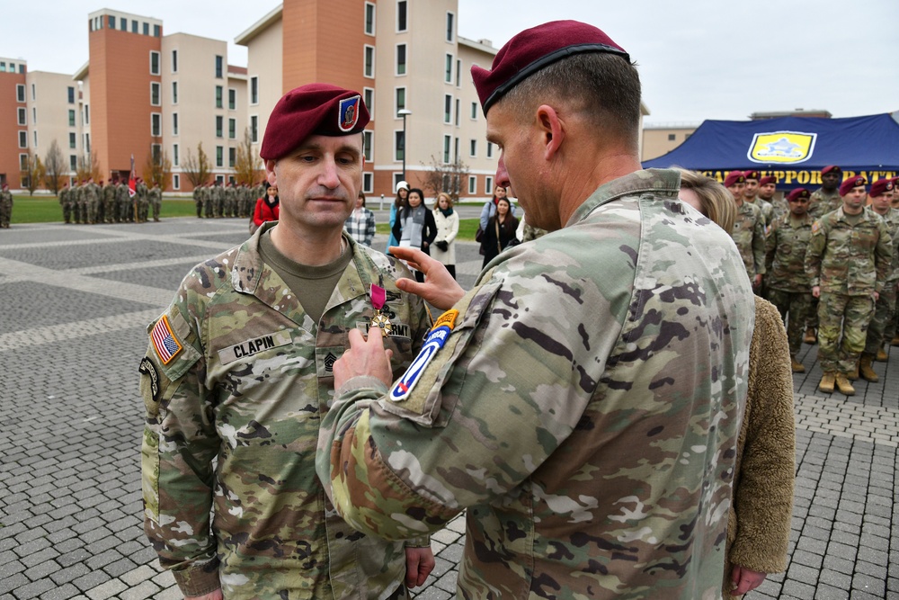 DVIDS - Images - Award Ceremony Command Sgt. Major Christopher D. Clapin [Image 4 of 6]