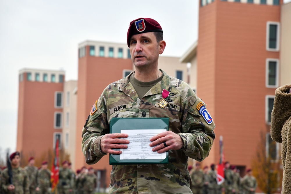 DVIDS - Images - Award Ceremony Command Sgt. Major Christopher D. Clapin [Image 6 of 6]