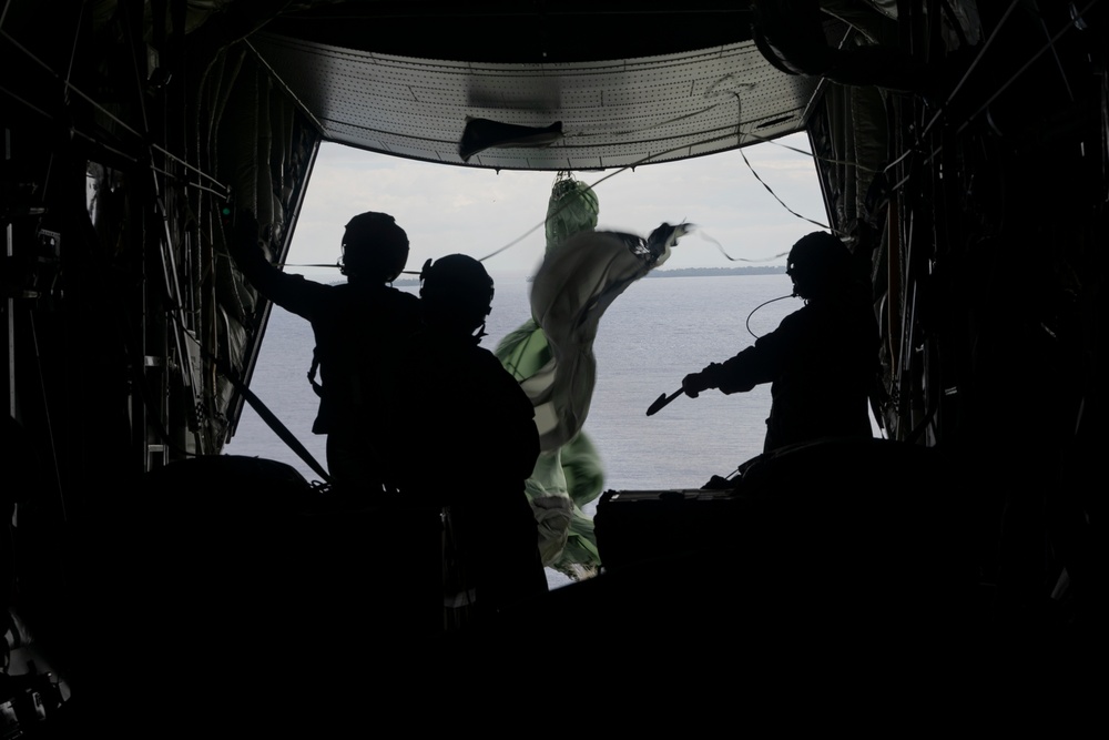 DVIDS - Images - Royal New Zealand Air Force delivers humanitarian aid ...