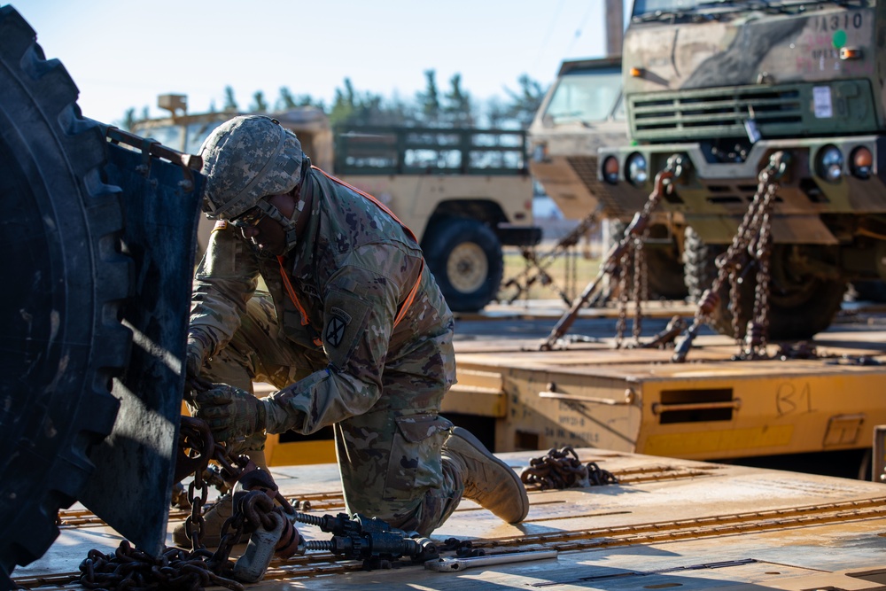 DVIDS - Images - 10th MDSB CENTCOM Equipment Redeployment [Image 5 of 5]