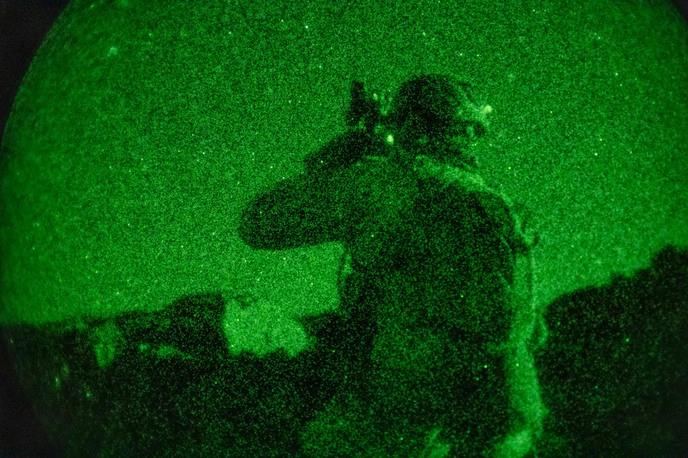 DVIDS - Images - 3/7 Conducts live-fire night range [Image 6 of 26]