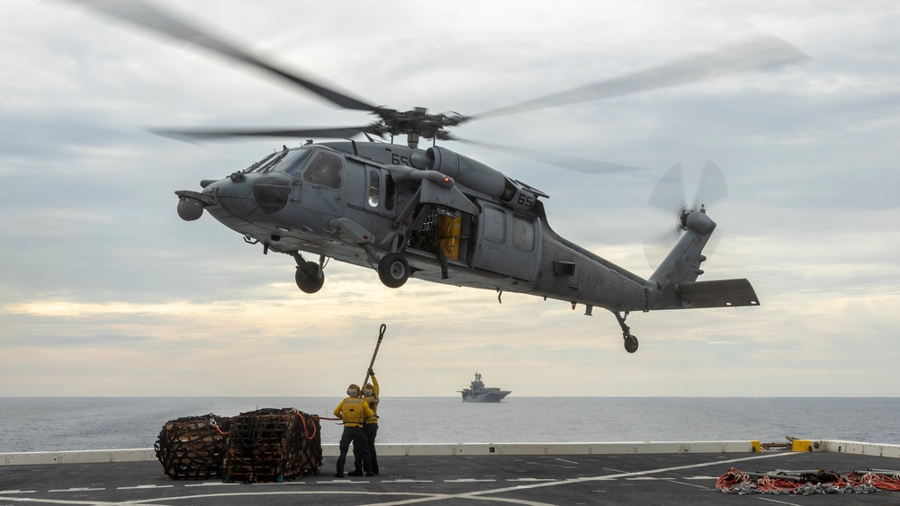 DVIDS - Images - USS Anchorage Resupply at Sea [Image 2 of 4]