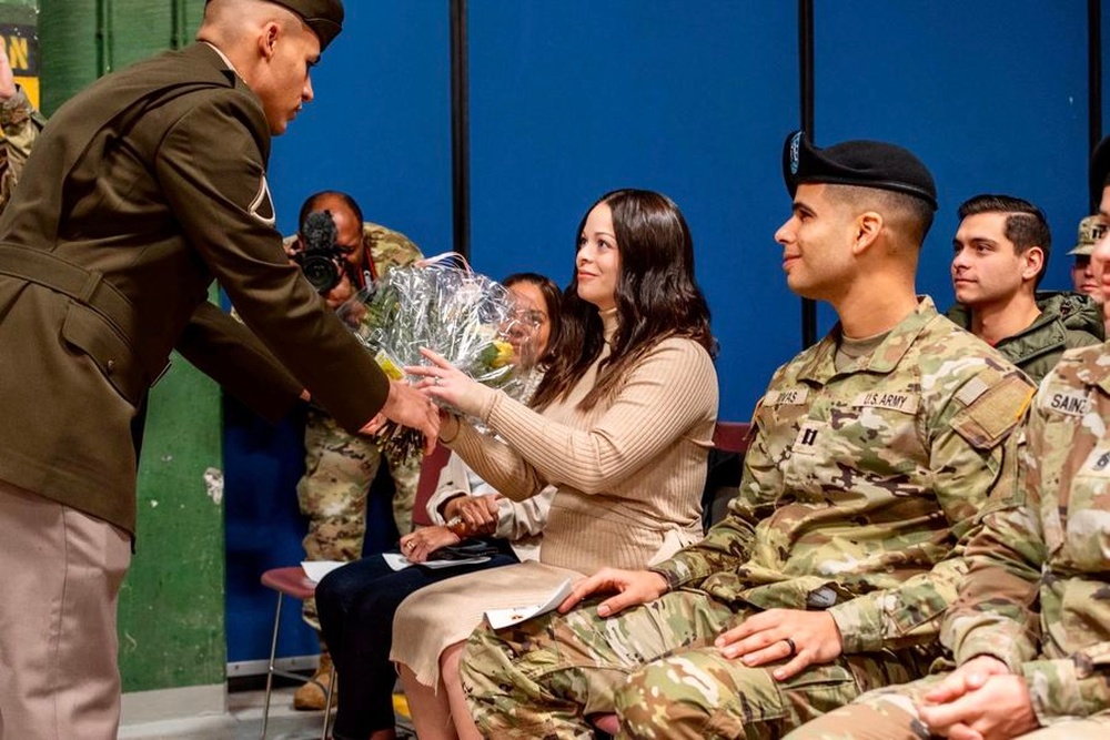 DVIDS - Images - 515th TC Change of Command [Image 7 of 10]