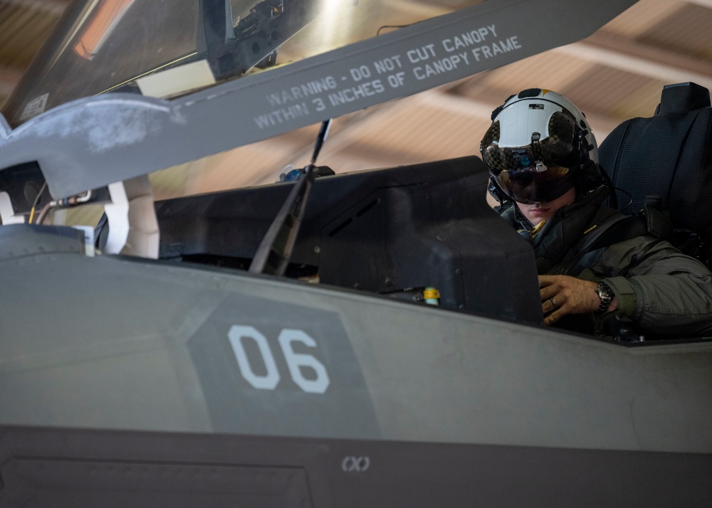 DVIDS - Images - F-35s Takeoff from Australia [Image 1 of 2]