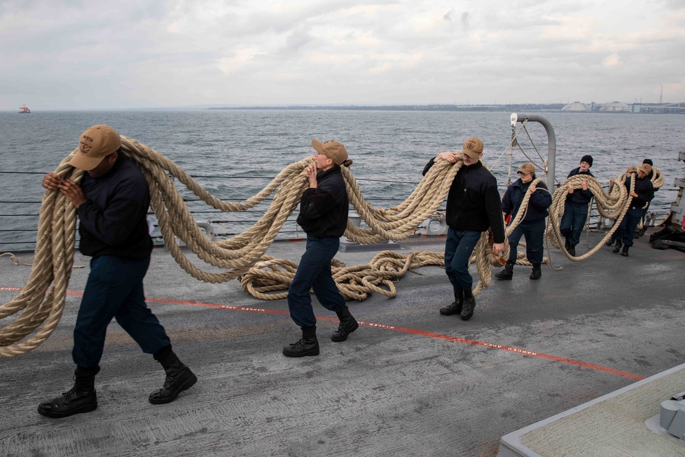DVIDS - Images - USS Nitze (DDG 94) Departs Civitavecchia, Italy [Image ...