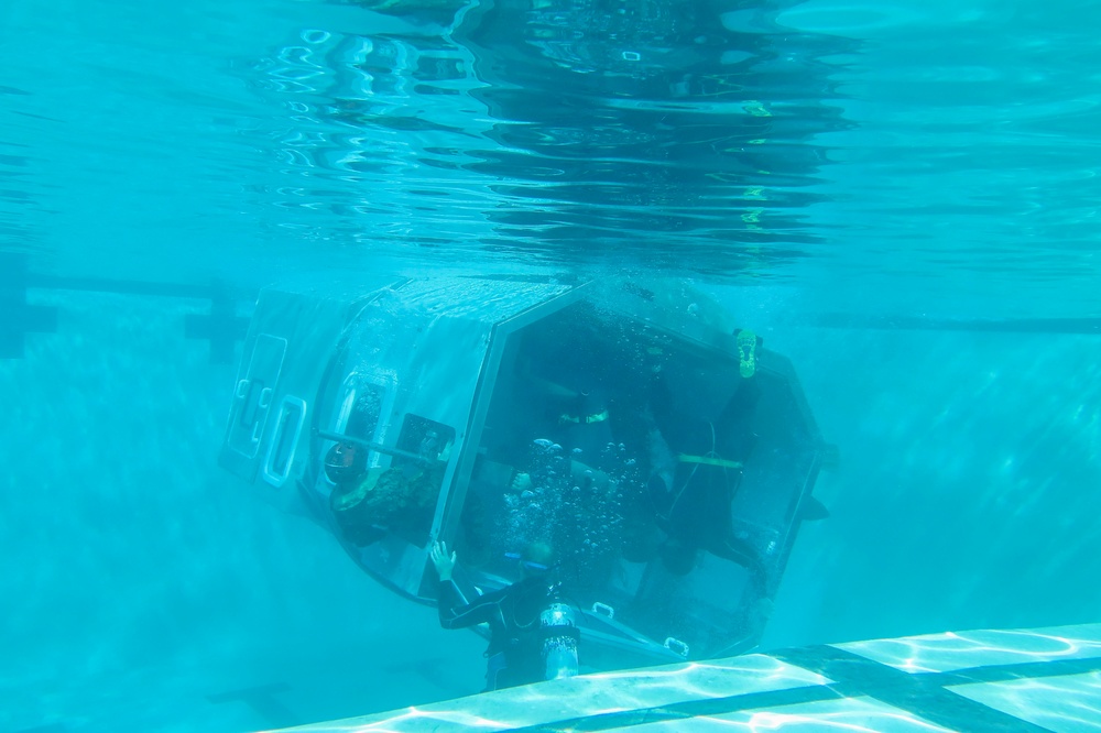 DVIDS - Images - Combat Logistics Battalion 15 Performs Under Water ...