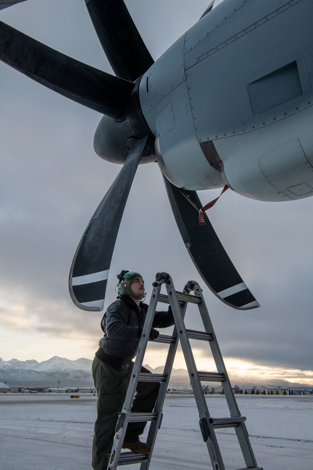 DVIDS - Images - Toys for Tots 2022: Pre-Flight Checks [Image 2 of 8]