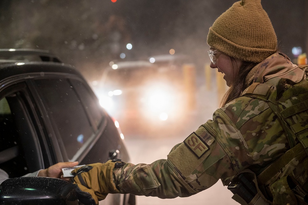 DVIDS - Images - Defenders stand guard despite arctic conditions [Image ... DVIDS - Images - Defenders stand guard despite arctic conditions [Image ...