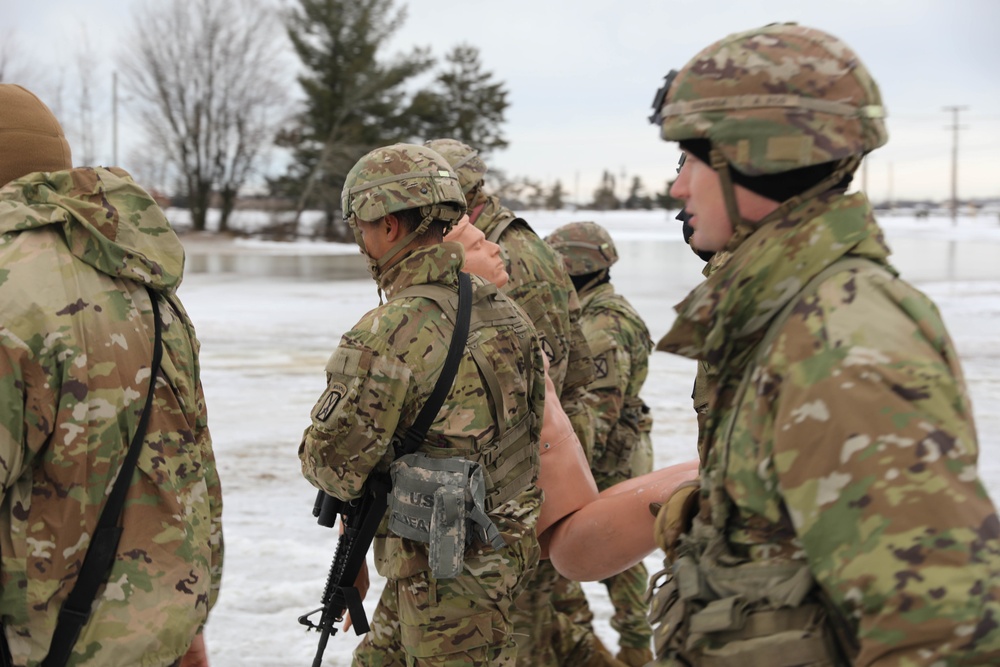 DVIDS - Images - 10th Mountain Division Soldiers complete the D-Series competition [Image 3 of 10]