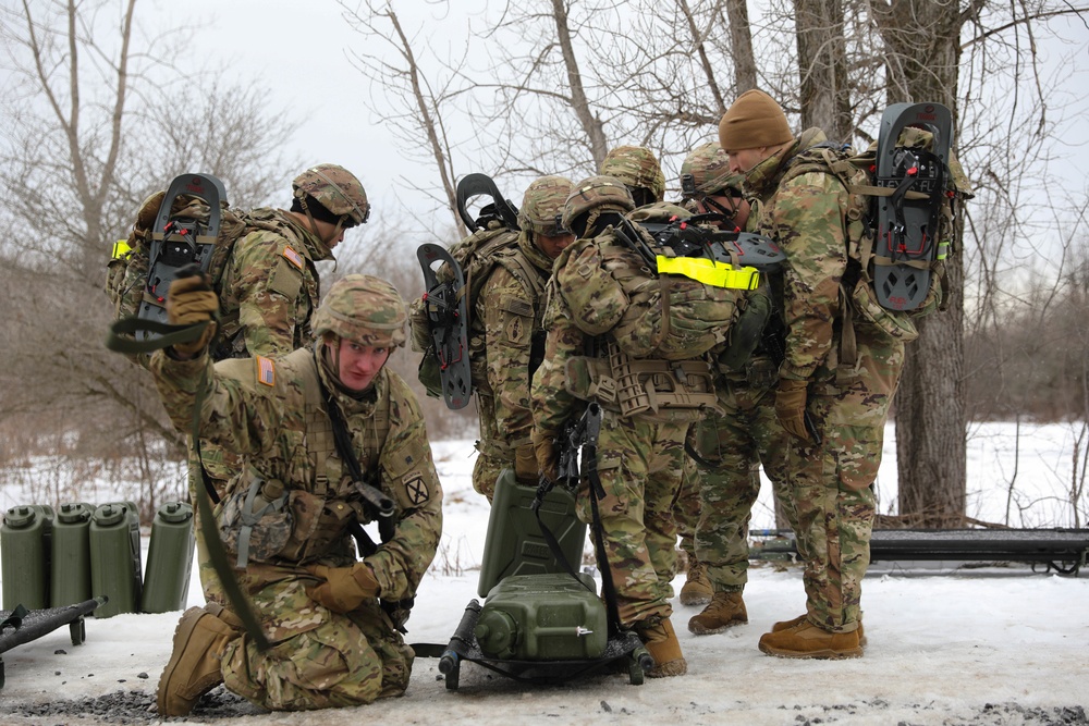 DVIDS - Images - 10th Mountain Division Soldiers complete the D-Series competition [Image 9 of 10]