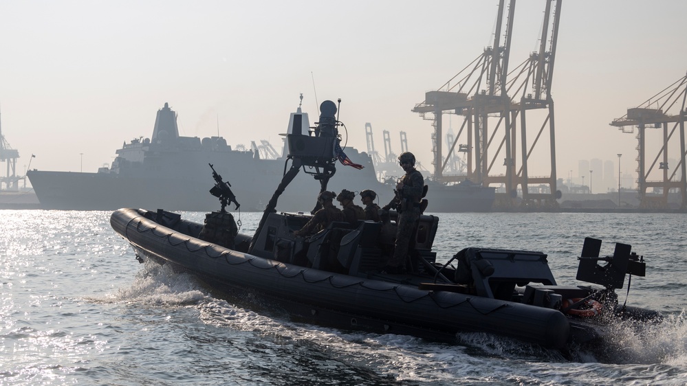 DVIDS - Images - 13th MEU Maritime Raid Force VBSS SME Exchange [Image ...
