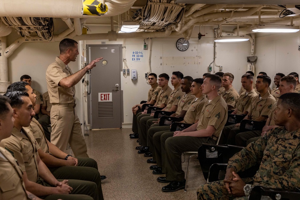 DVIDS - Images - 13th MEU USS Anchorage Corporal’s Course [Image 3 of 5]