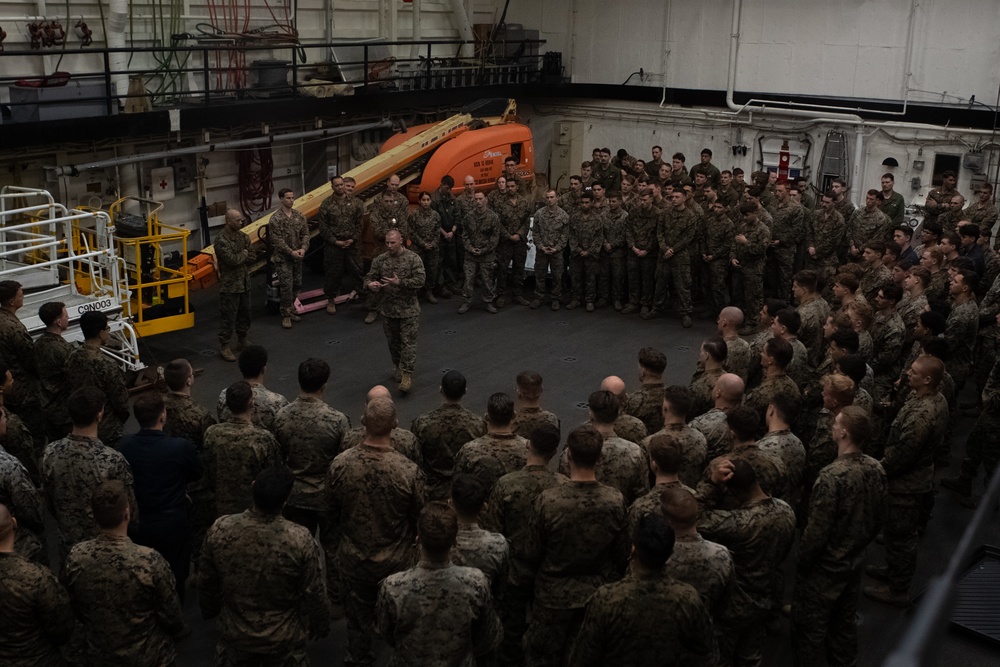 DVIDS - Images - 26th MEU Sergeant Major Visits Marines and Sailors ...