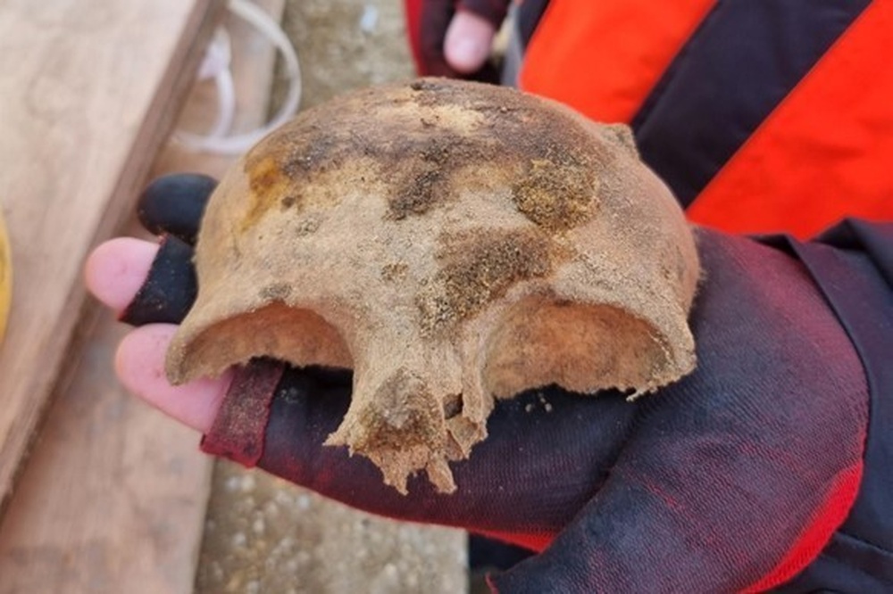 DVIDS - Images - 48th CES exhumes Roman remains [Image 4 of 5]