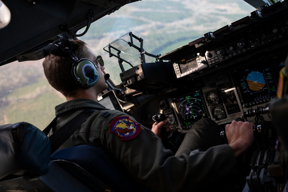 DVIDS - Images - 15th AS conducts local mission [Image 14 of 19]