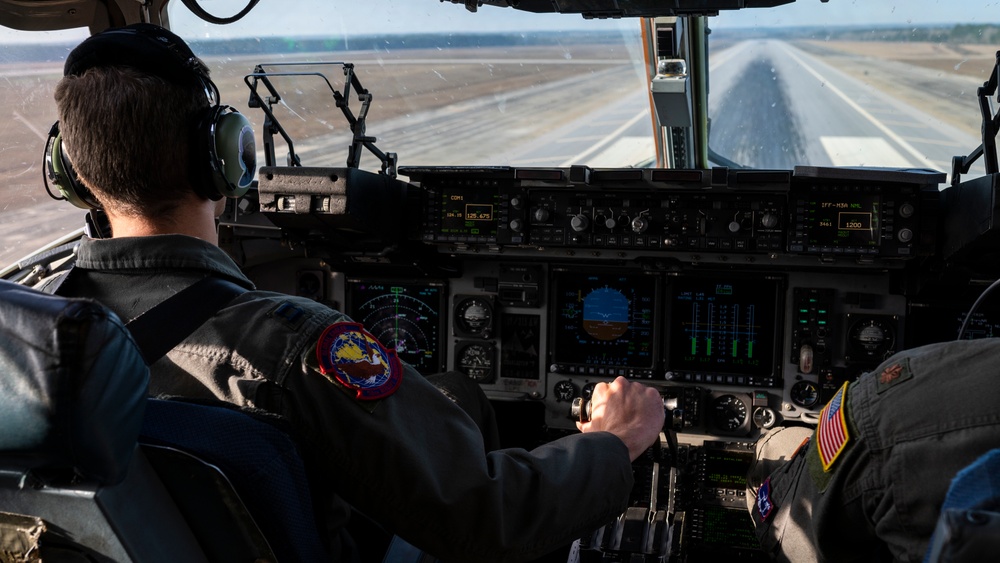 DVIDS - Images - 15th AS conducts local mission [Image 17 of 19]