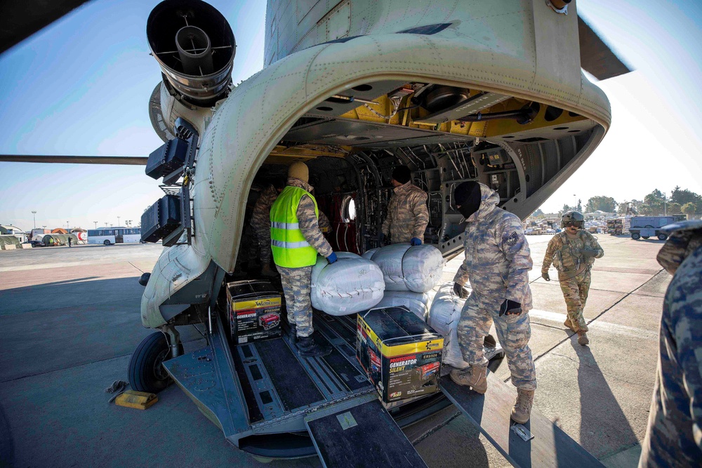 DVIDS - Images - CH-47 Chinook Supply Onload at Incirlik Air Base ...