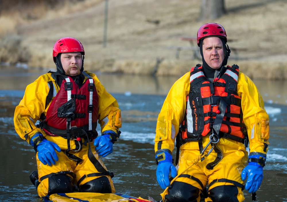 DVIDS - Images - Fort Riley Firefighters conduct ice rescue training ...