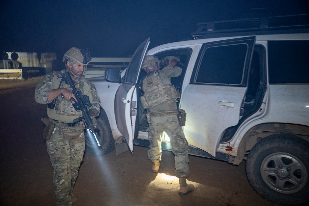 DVIDS - Images - 409 ESFS owns the night [Image 5 of 10]