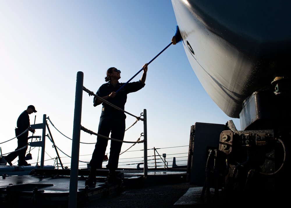 DVIDS - Images - USS Paul Hamilton freshwater wash down [Image 3 of 4]